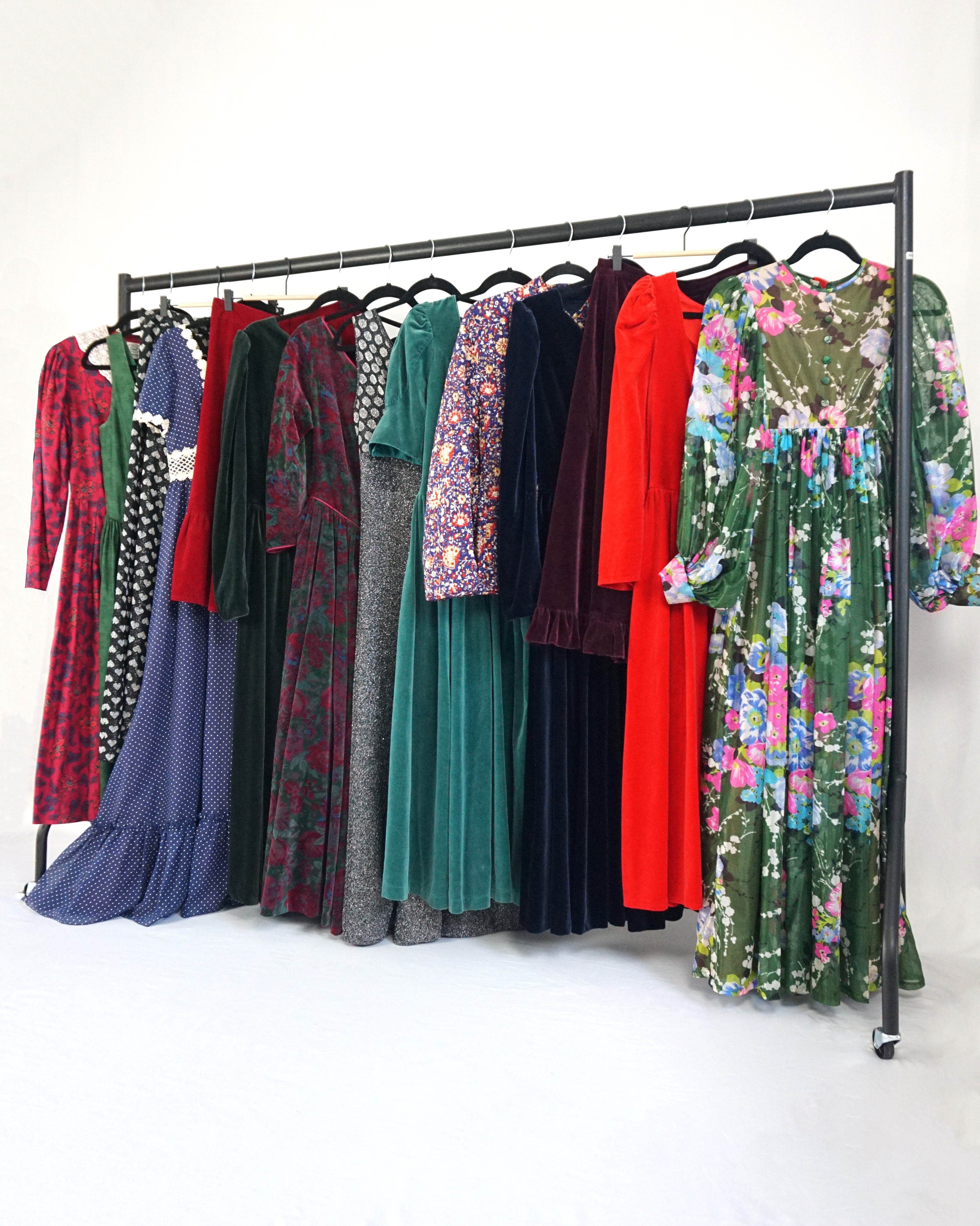 How to Identify 70s Vintage Clothing: A Beginner's Guide | Reloved Studio
