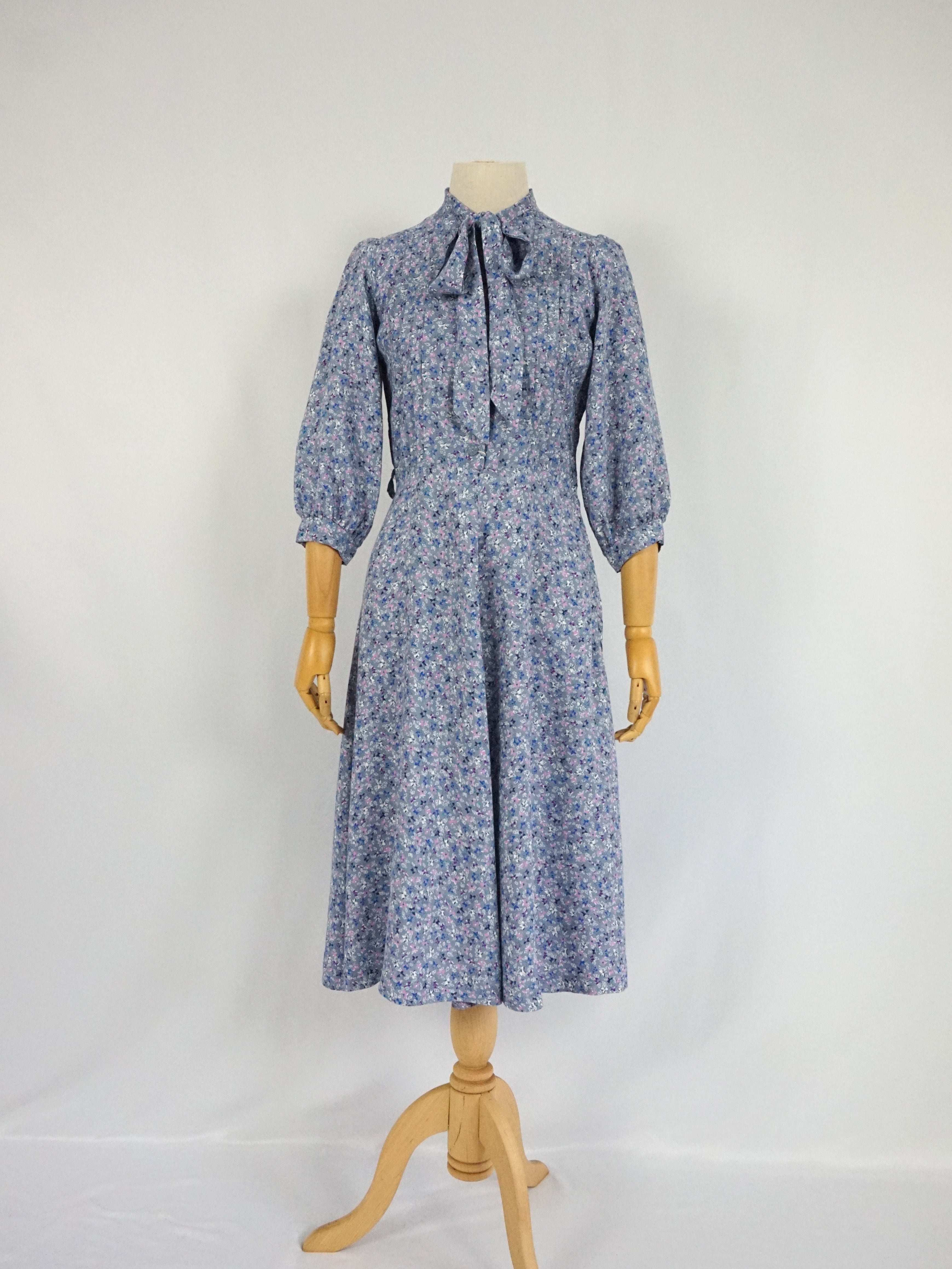Vintage 70s Floral Tie Neck Midi Dress - XS | Reloved Studio