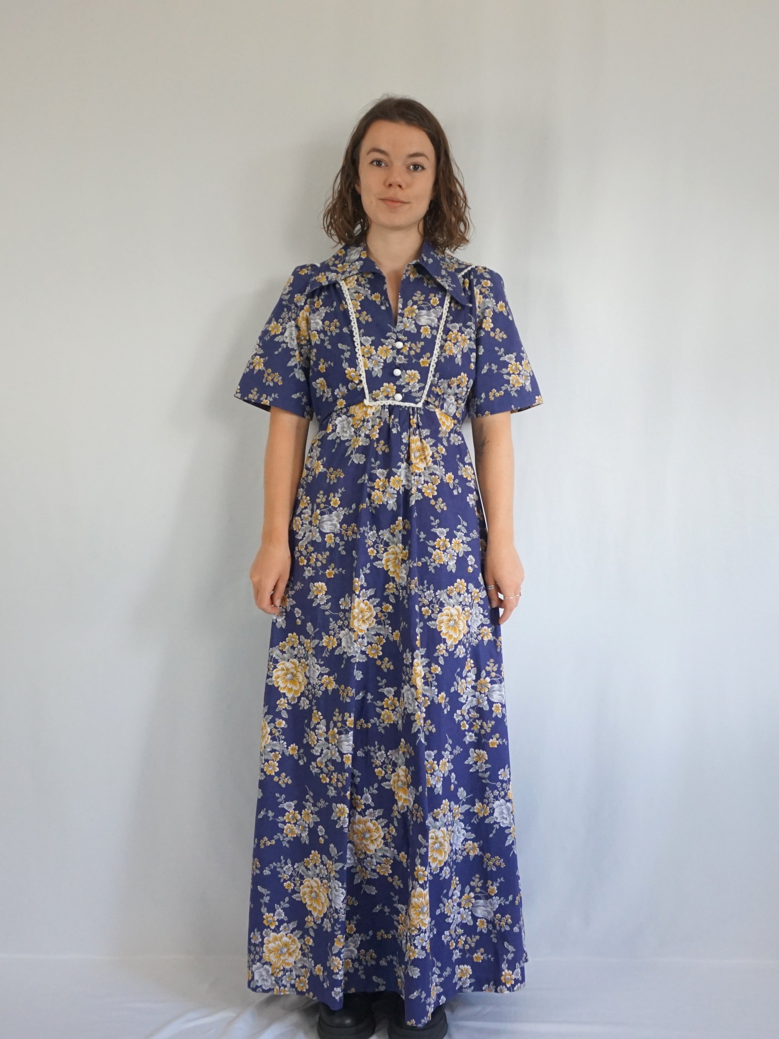 Vintage 70s Dagger Collar Floral Maxi Dress - S | Reloved Studio